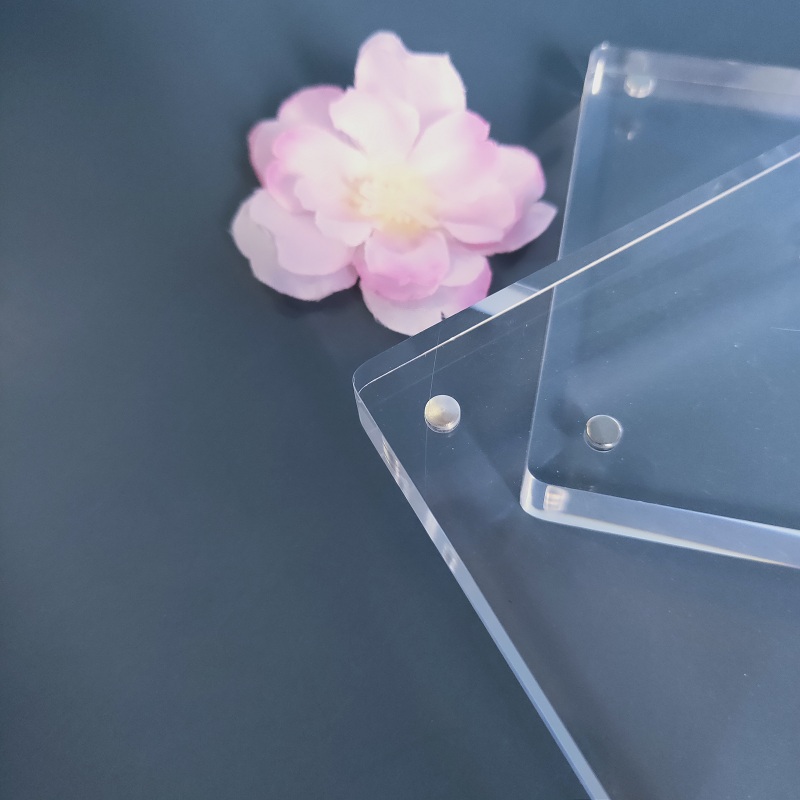 Custom magnetic curved acrylic photo frame