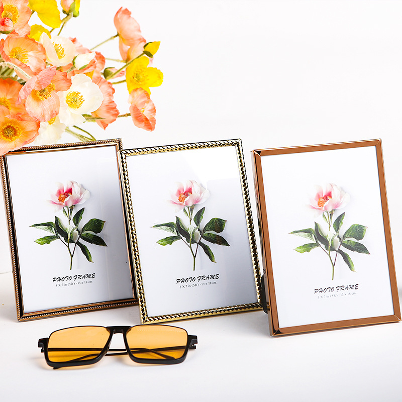 Light luxury thin edge aluminum alloy photo frame