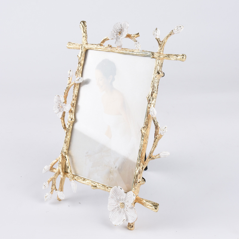 Vintage golden simple enamel metal photo frame