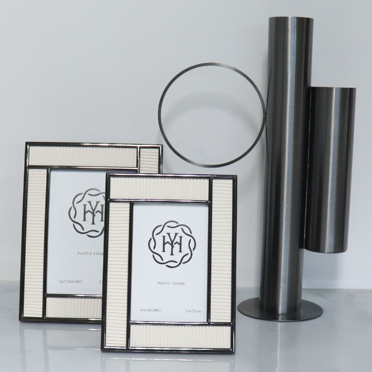 New modern black bar metal photo frame