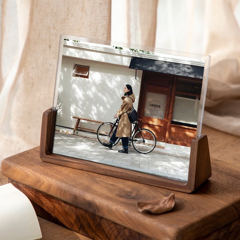 Modern U-shaped wooden photo frame