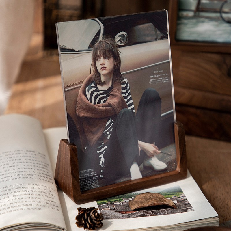 Modern U-shaped wooden photo frame